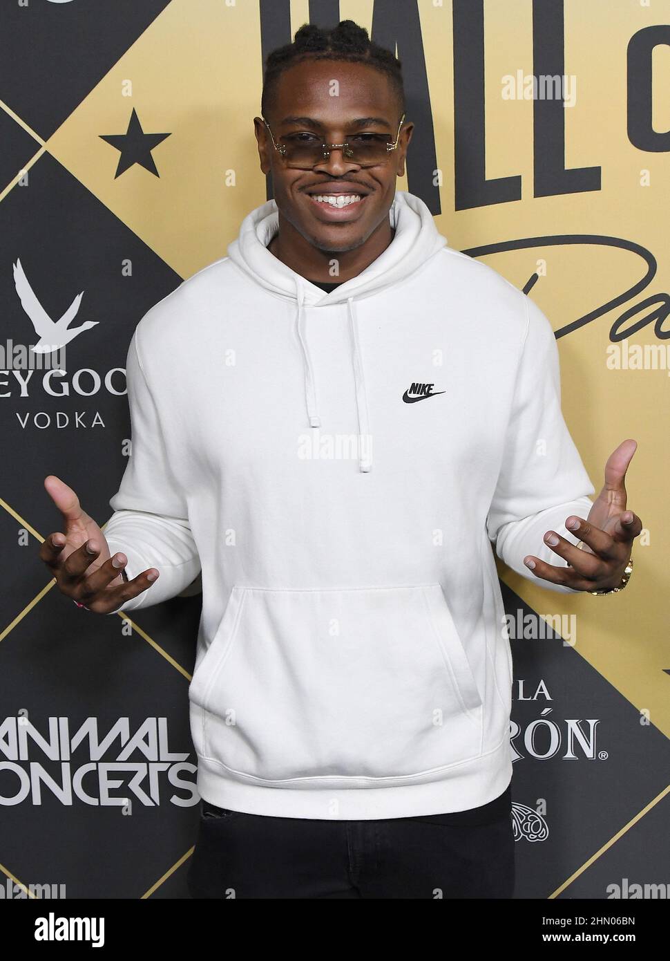 Mitchell Agude arrives at the Hall of Fame Party – Big Game Weekend ...