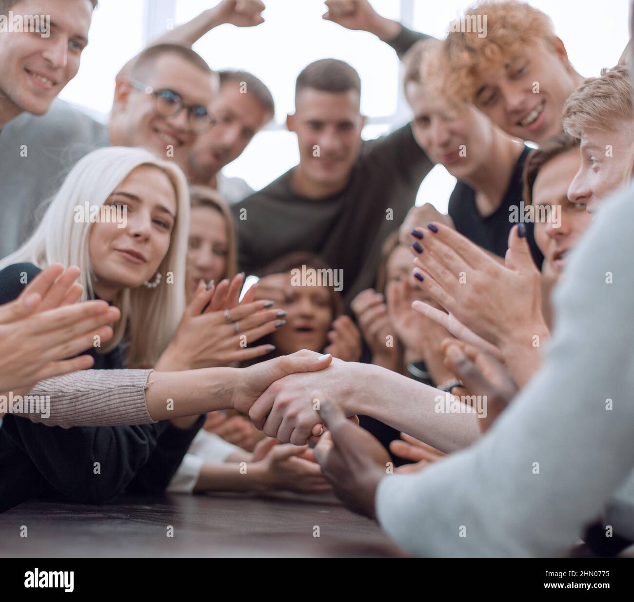 People students applause university hi-res stock photography and images ...