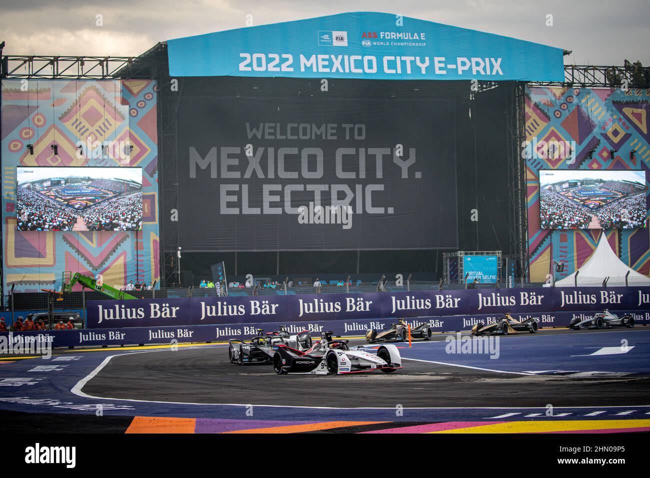 start of the race, 94 WEHRLEIN Pascal (ger), TAG Heuer Porsche Formula ...