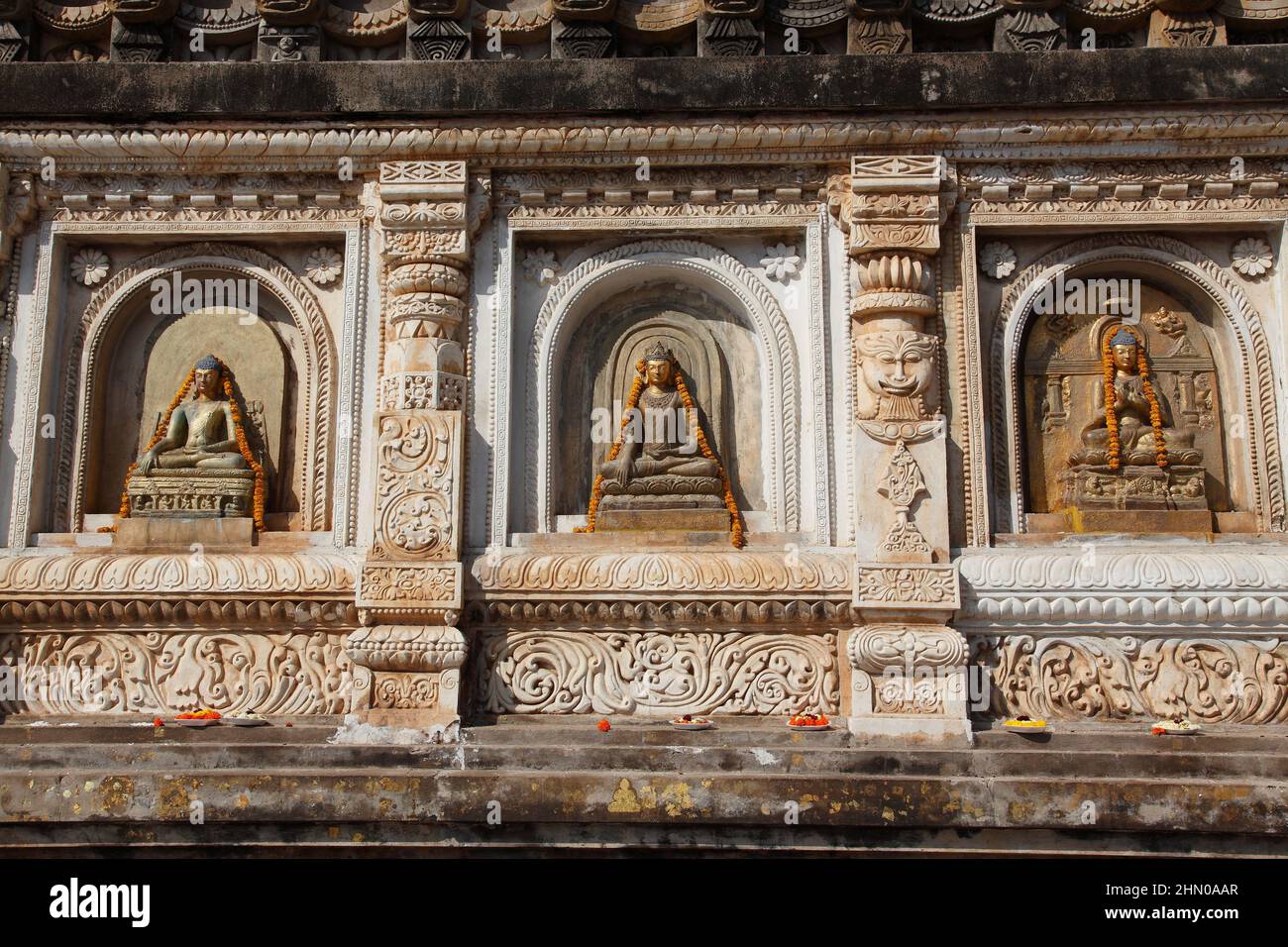 Stone railings of the mahabodhi temple hi-res stock photography and ...
