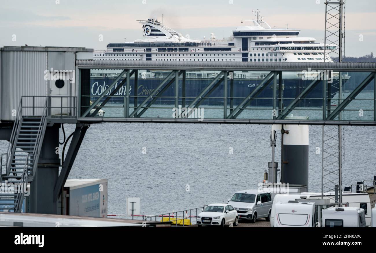Kiel, Germany. 13th Feb, 2022. The "Color Magic" of the Norwegian ...