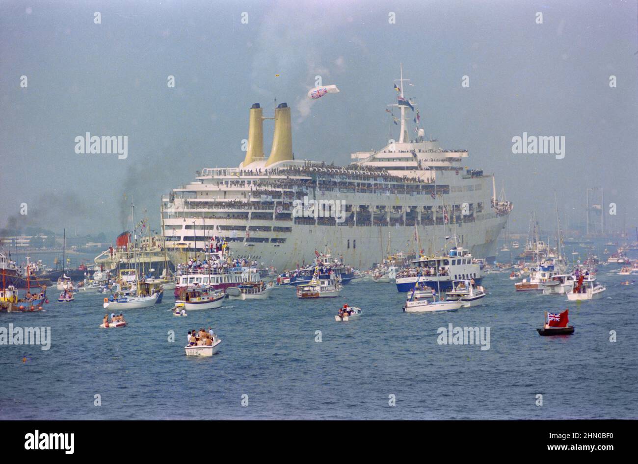 Troop ship hi-res stock photography and images - Alamy