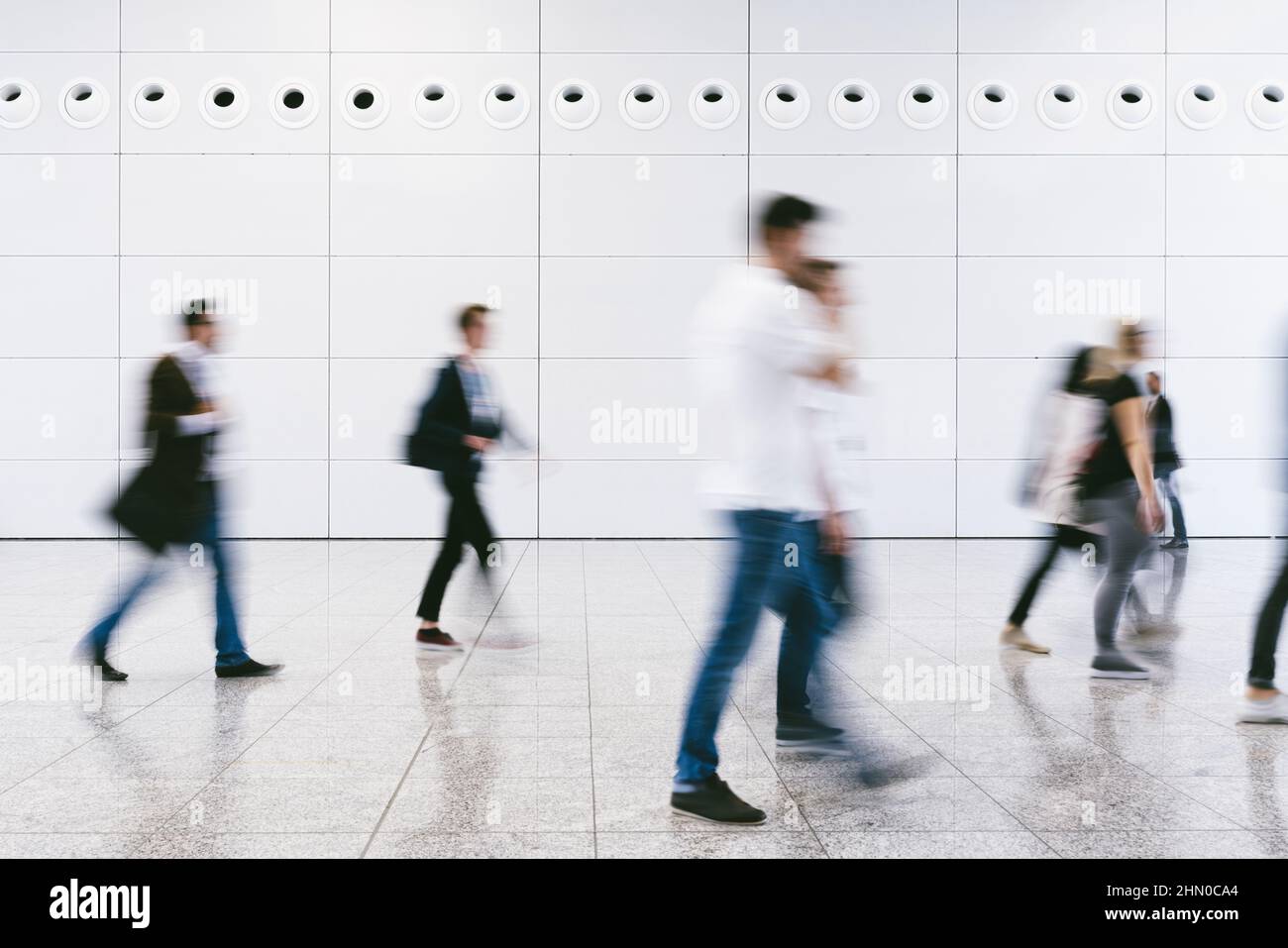 Berlin people crossing walking hi-res stock photography and images - Alamy