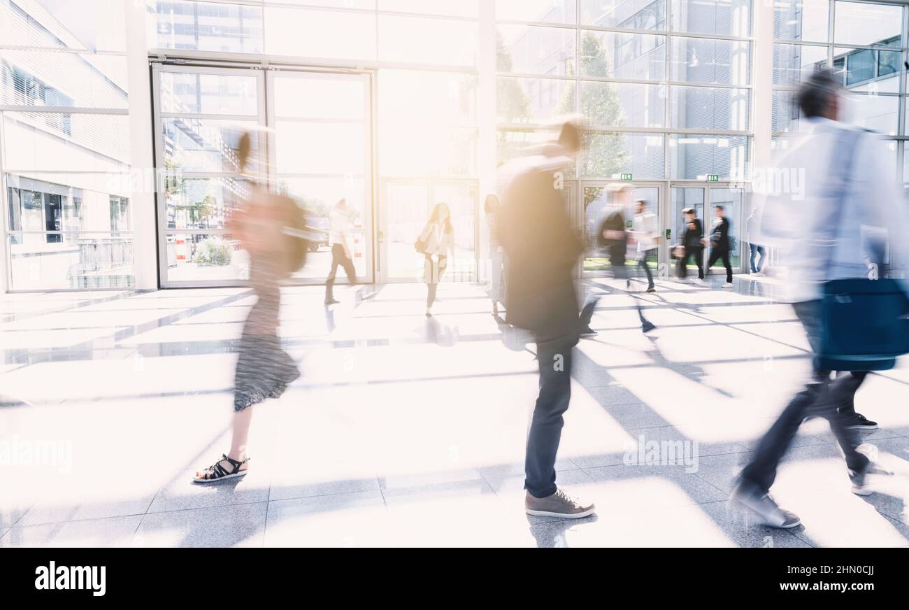 Sales crowd rush hi-res stock photography and images - Alamy