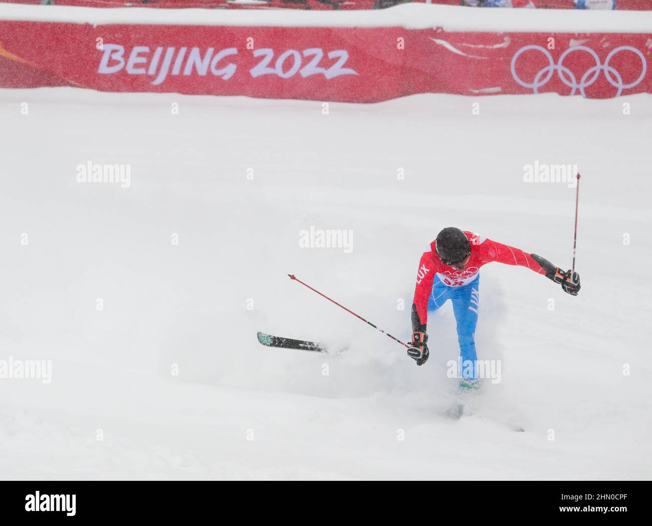 Passing finish line hi-res stock photography and images - Alamy