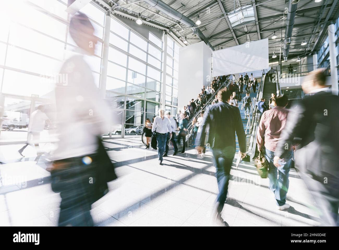 Business people crowd trade hi-res stock photography and images - Alamy