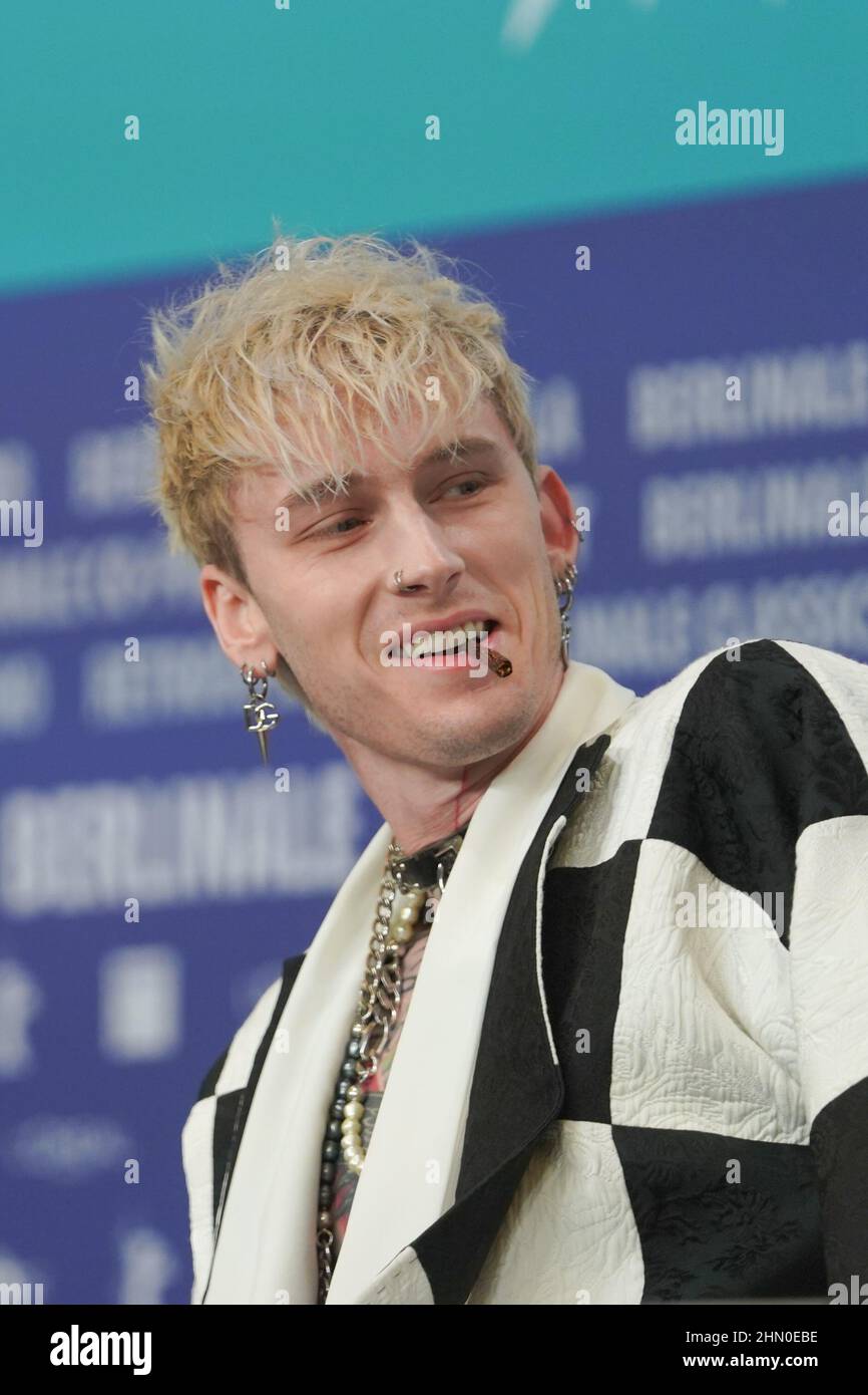 Mgk Smiling 2022