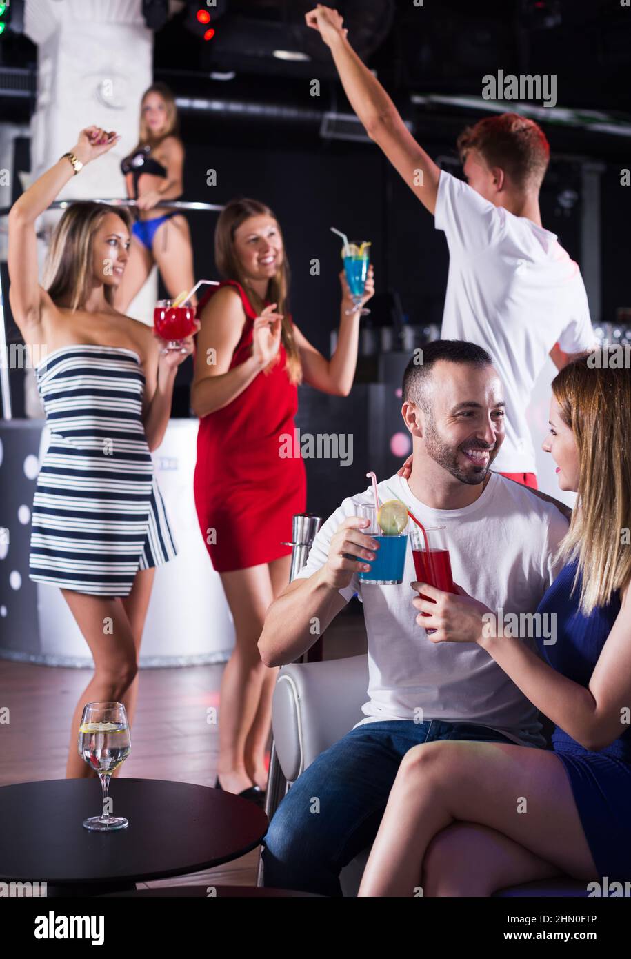 Dancer talking hi-res stock photography and images - Alamy