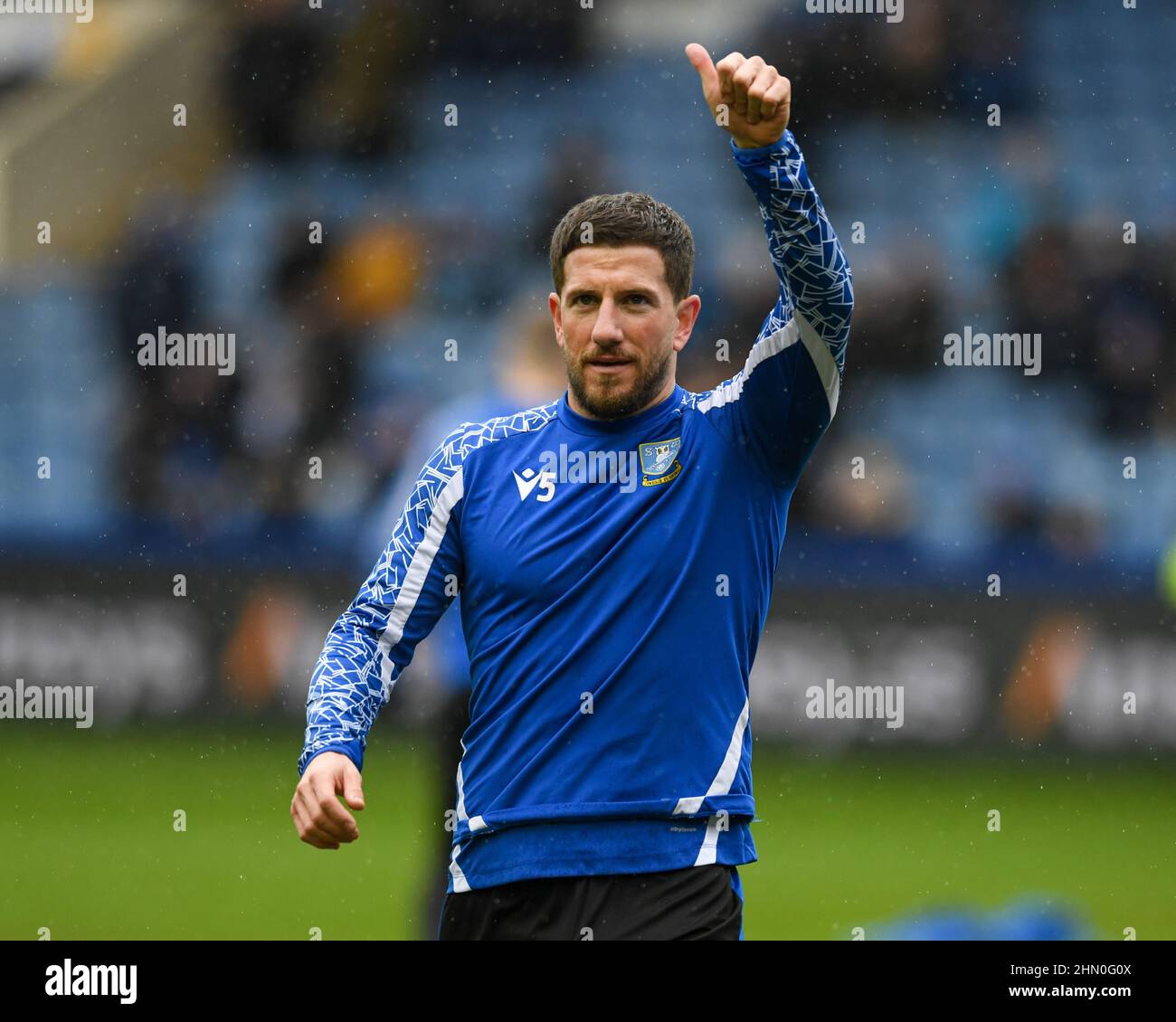 Sam Hutchinson #5 of Sheffield Wednesday gives a thumbs up before the ...