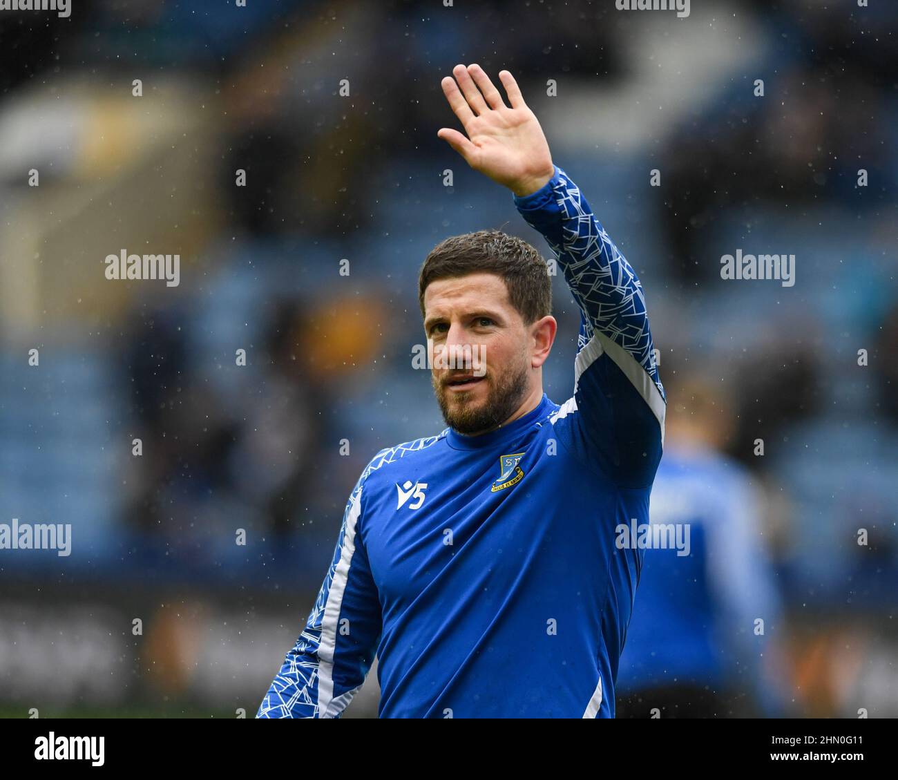 Sam Hutchinson #5 of Sheffield Wednesday waves to the crowd before the ...