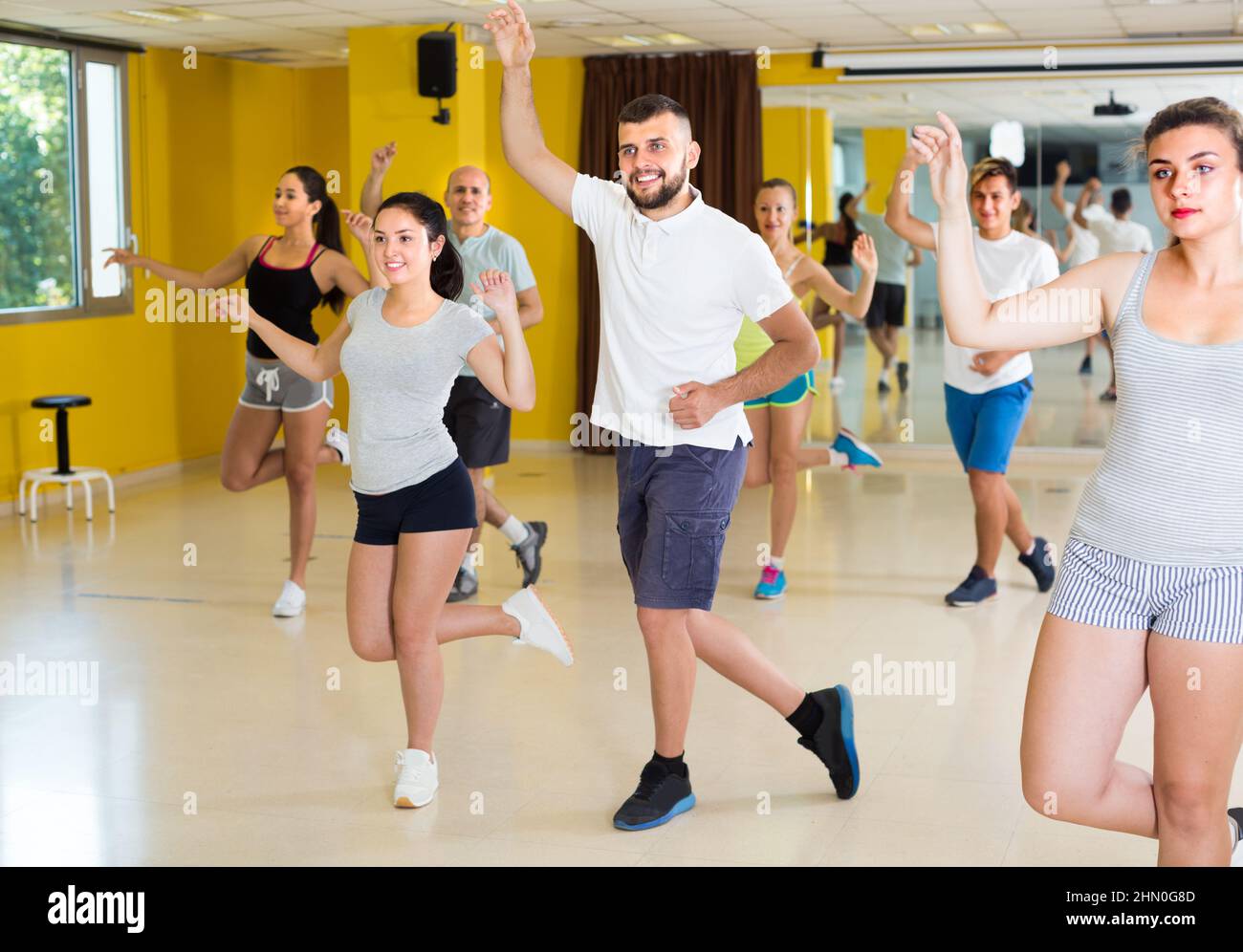 Positive people are dancing boogie-woogie in pairs Stock Photo - Alamy
