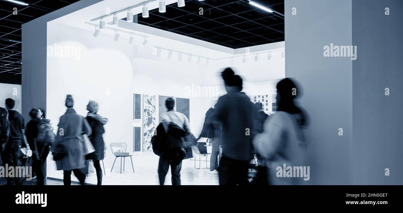 business people crowd at an trade show booth Stock Photo - Alamy