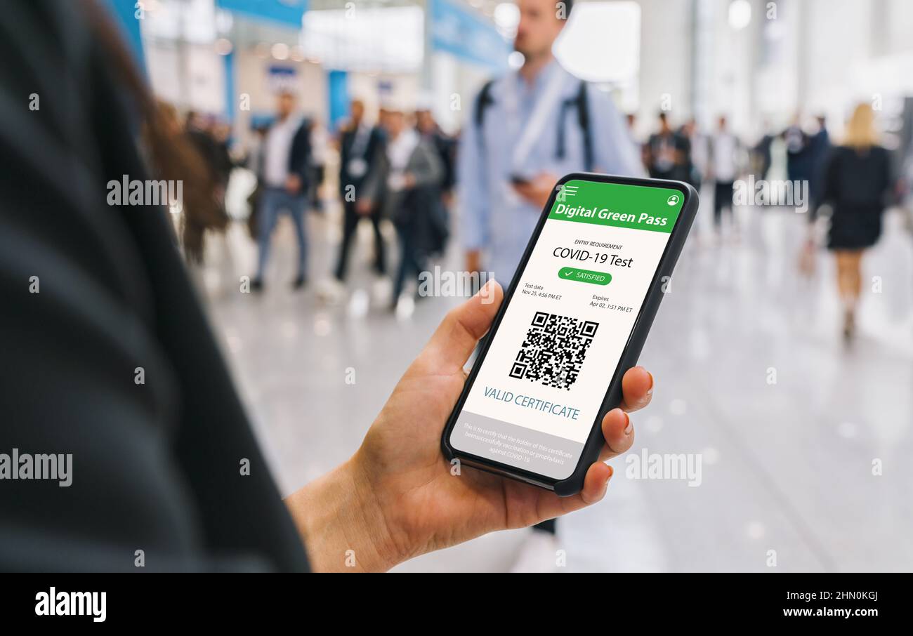 Green pass certificate hi-res stock photography and images - Alamy