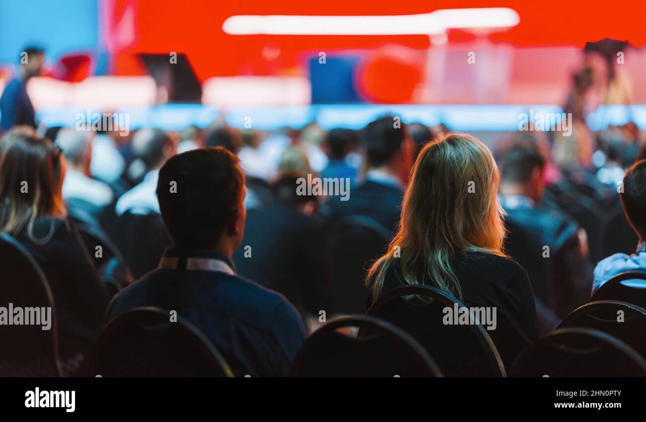 Speaker audience rear view hi-res stock photography and images - Alamy