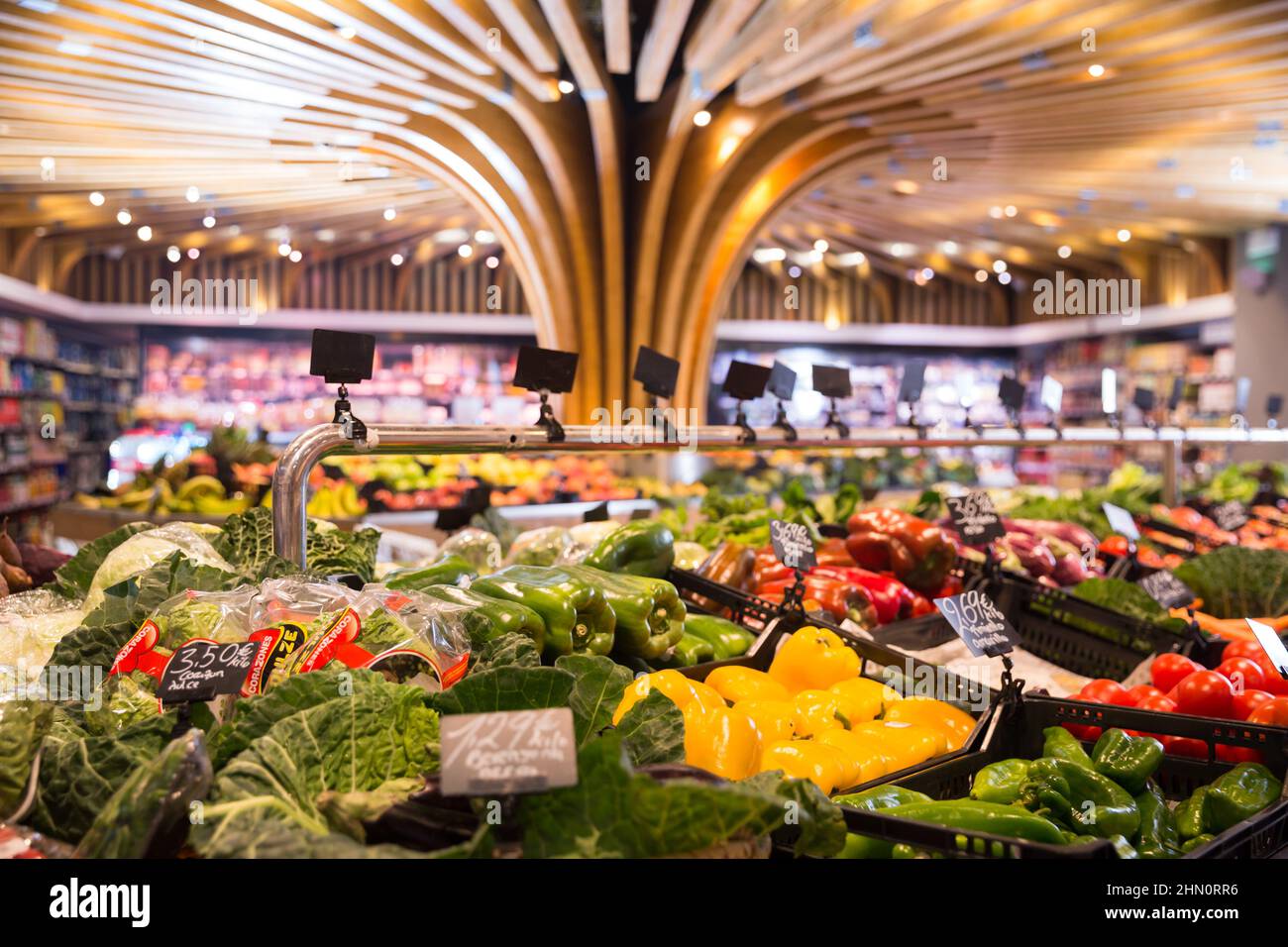 Supermarket interior spain hi-res stock photography and images - Alamy