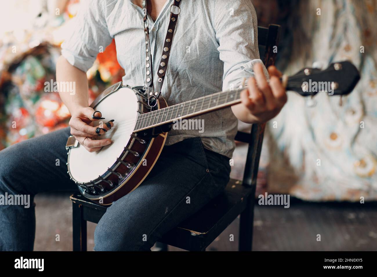 Musician with traditional banjo hi-res stock photography and images - Alamy