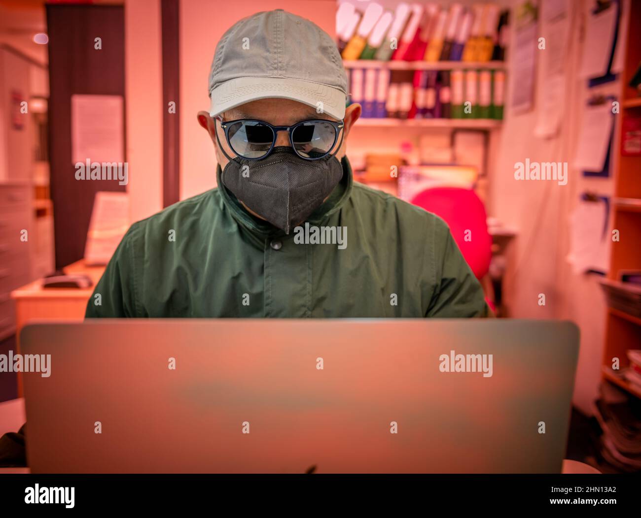 Person internet identity hi-res stock photography and images - Alamy