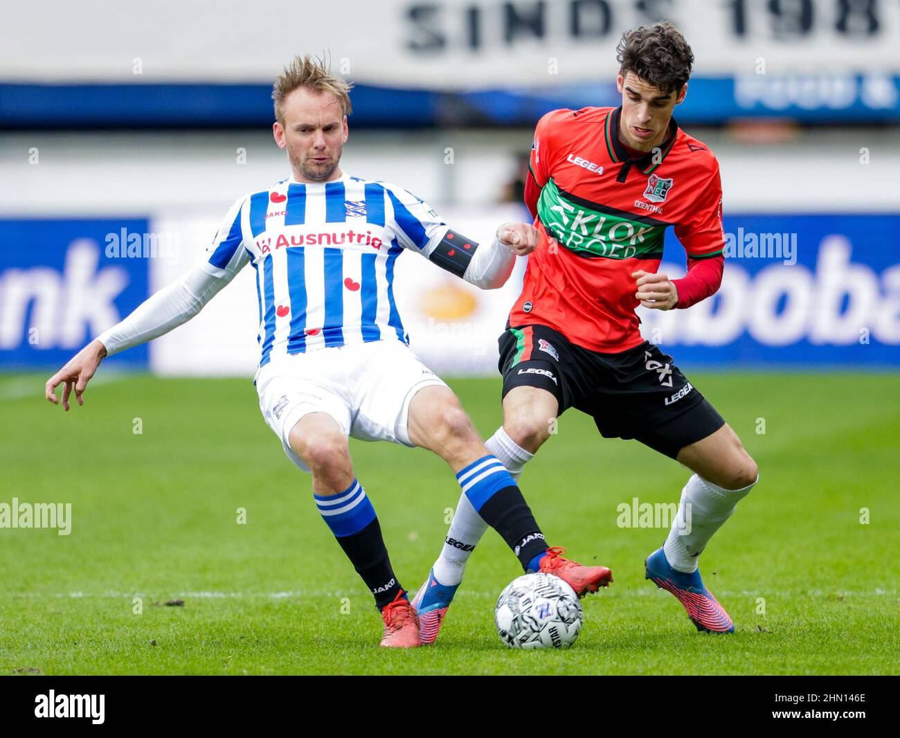 HEERENVEEN, NETHERLANDS - FEBRUARY 13: Siem de Jong (c) of SC ...