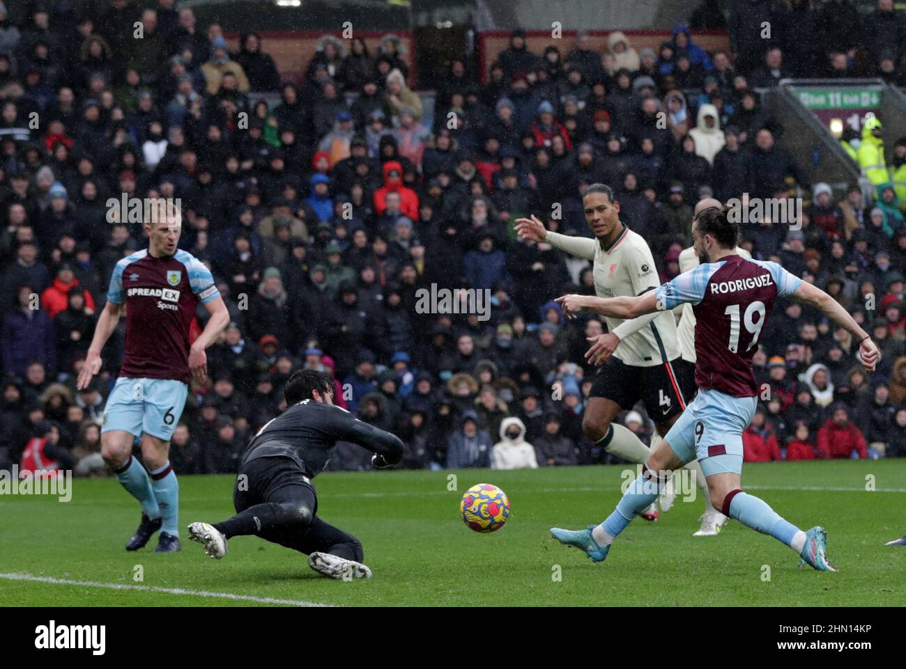 Alisson liverpool saves hi-res stock photography and images - Alamy
