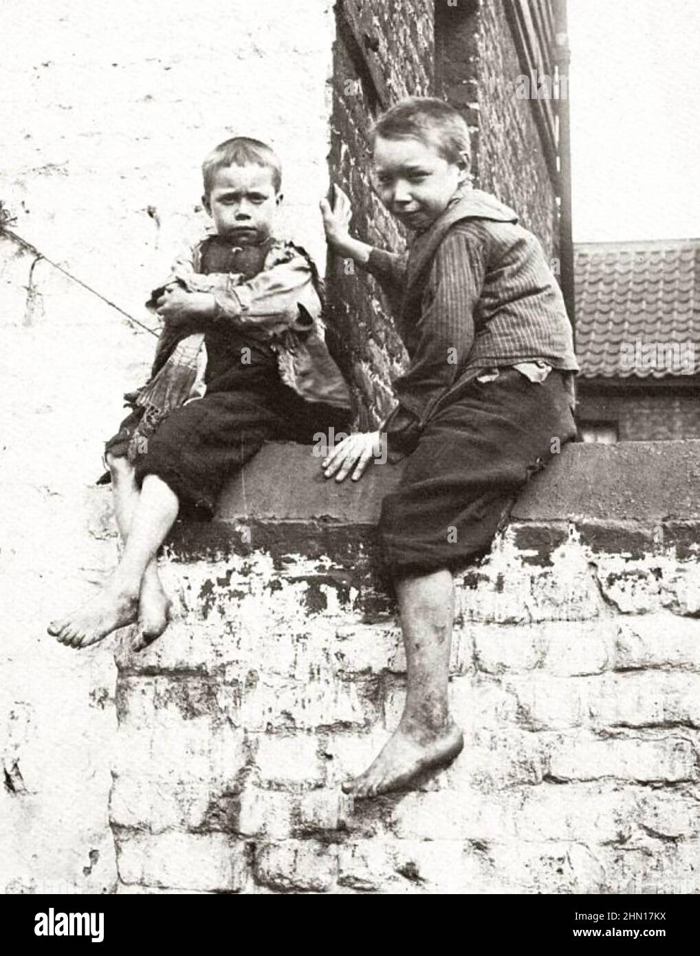 HORACE WARNER (1871-1939) English wallpaper designer who photographed ...