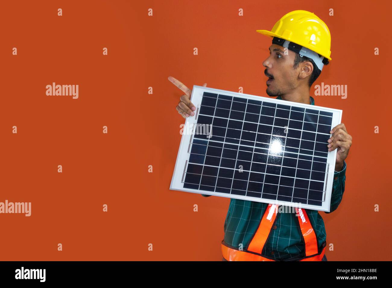 Solar helmet hi-res stock photography and images - Alamy