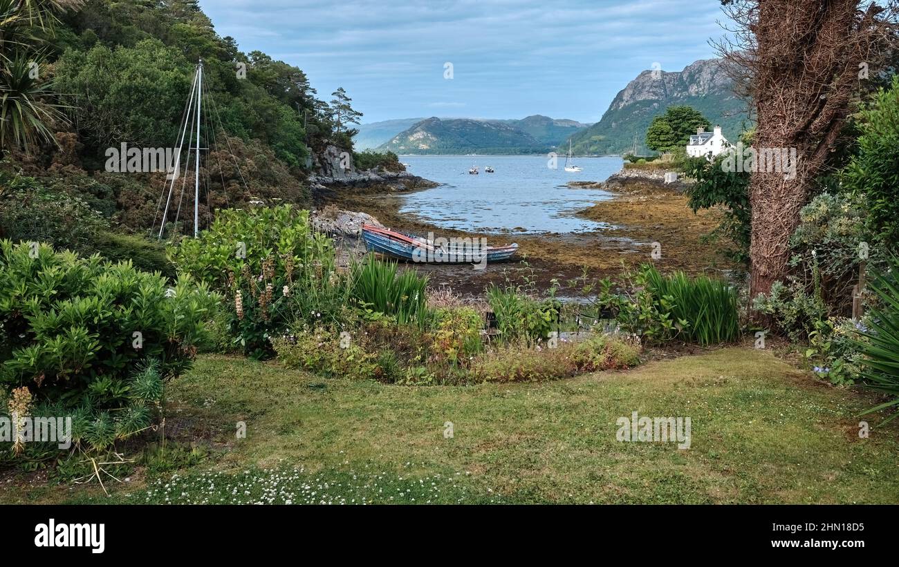 Plockton beach hi-res stock photography and images - Alamy