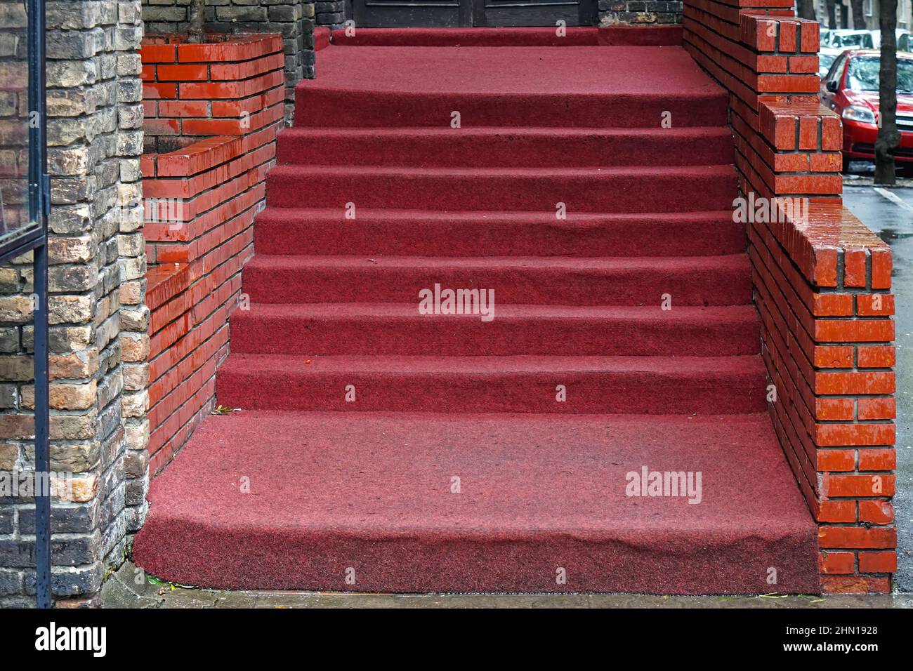 Red carpet entry hi-res stock photography and images - Alamy