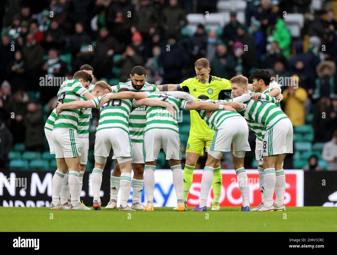 Celtic players huddle hi-res stock photography and images - Alamy