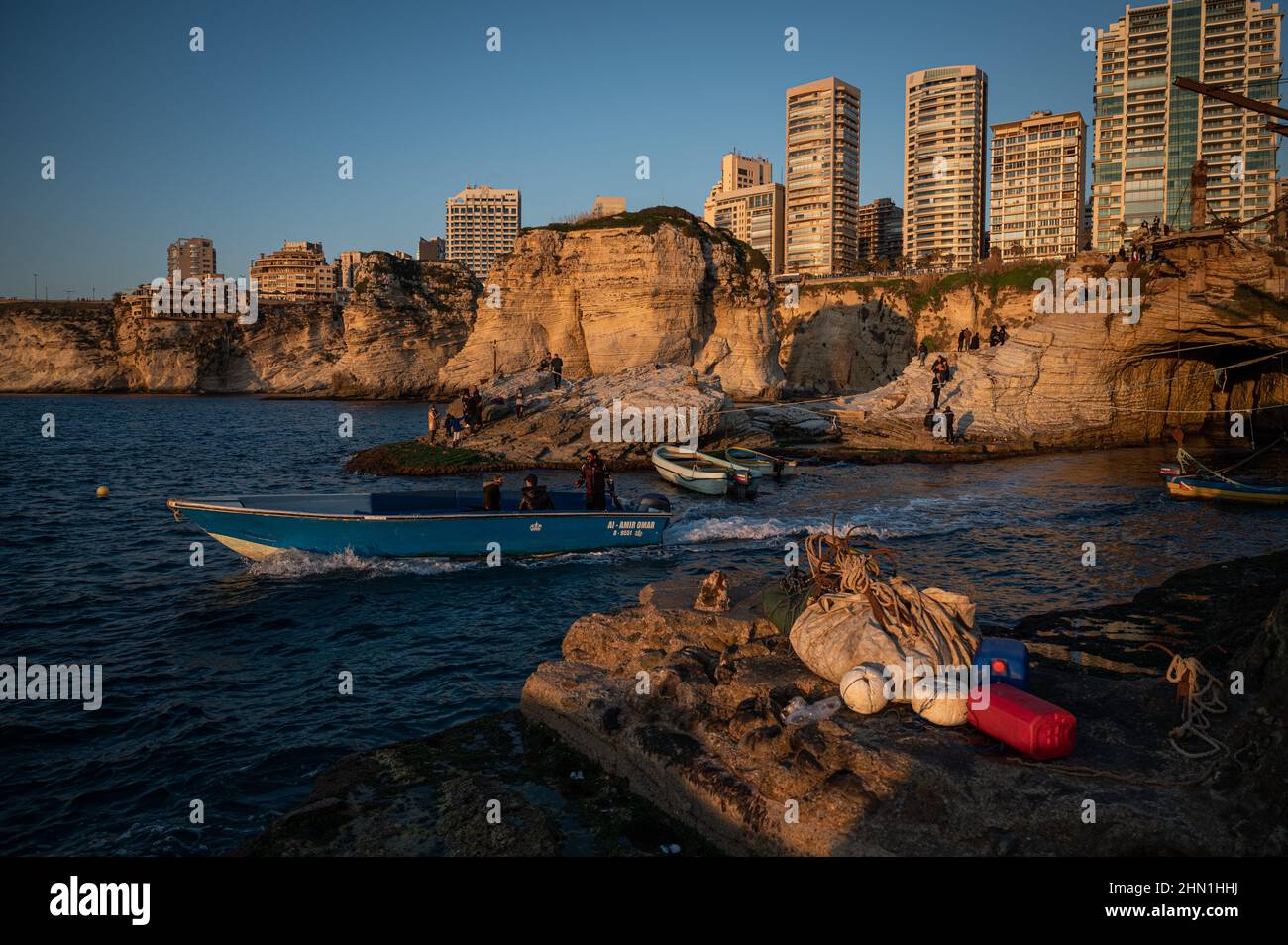 Beirut, Lebanon. 13th Feb, 2022. People enjoy the mild and sunny ...
