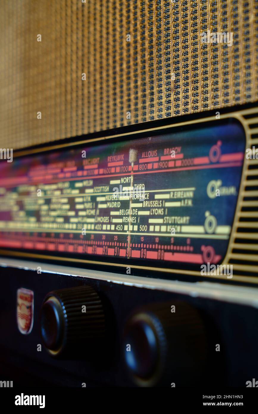 Radio set hi-res stock photography and images - Alamy