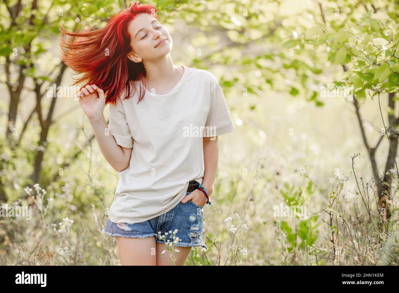 Teen girl nature hi-res stock photography and images - Alamy
