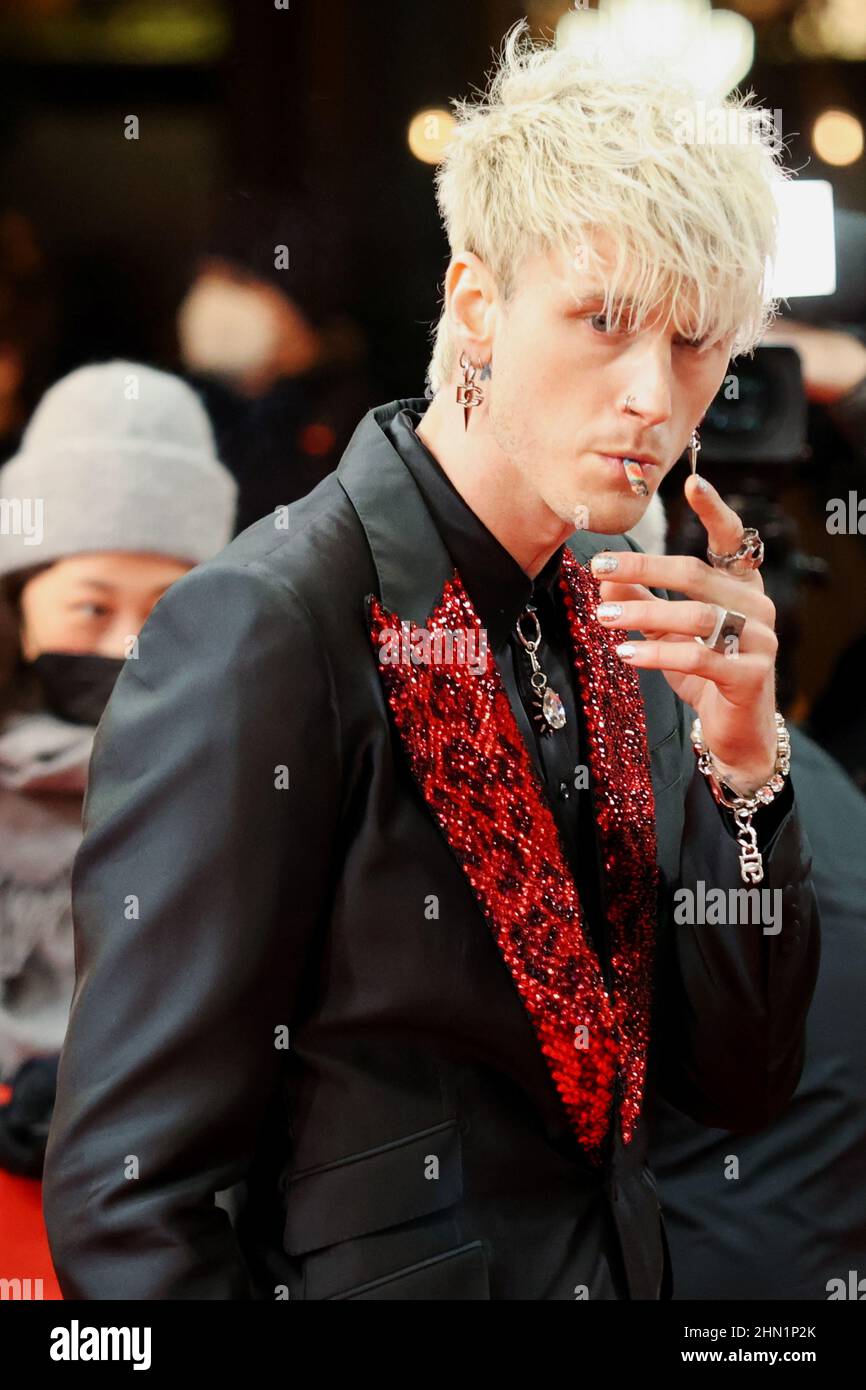 Colson baker aka machine gun kelly hi-res stock photography and images ...