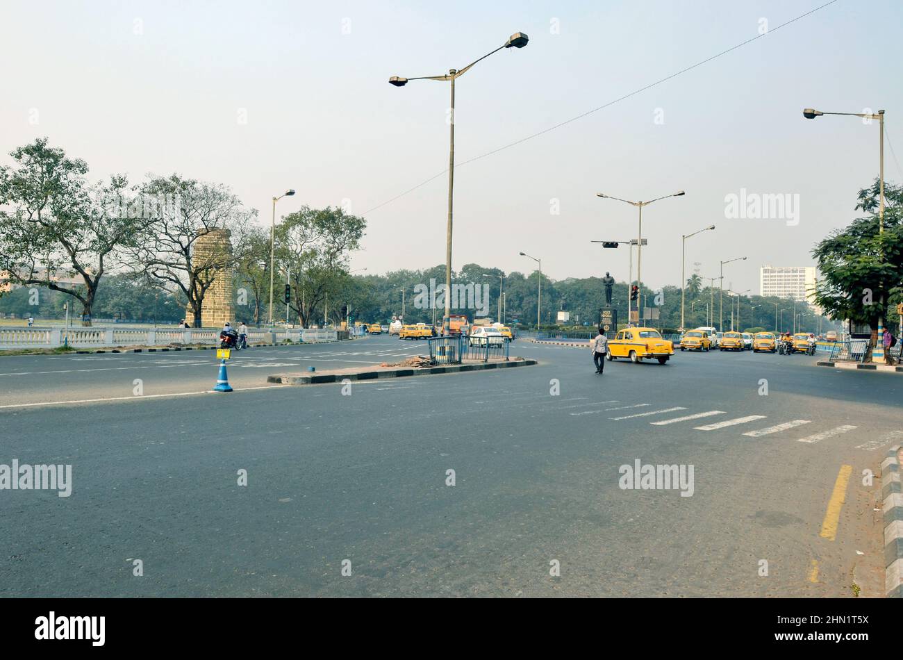 India pedestrian crossing hi-res stock photography and images - Alamy