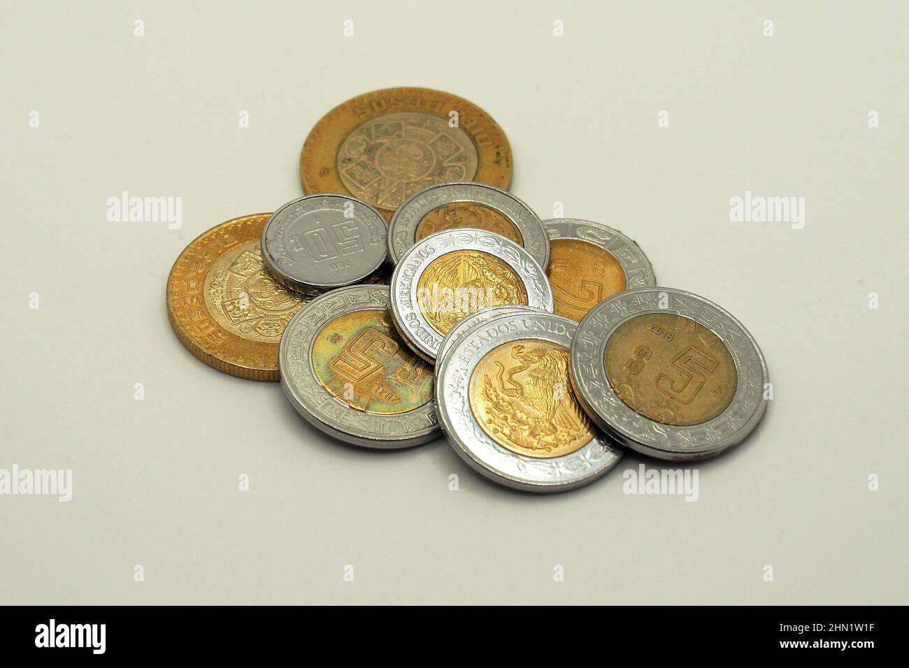 Coins of mexico hi-res stock photography and images - Alamy