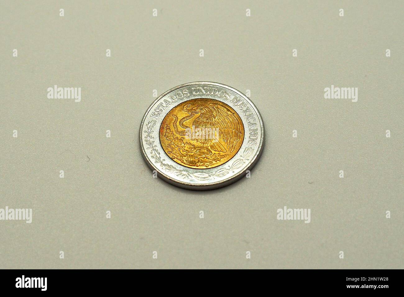 Five peso coins hi-res stock photography and images - Alamy