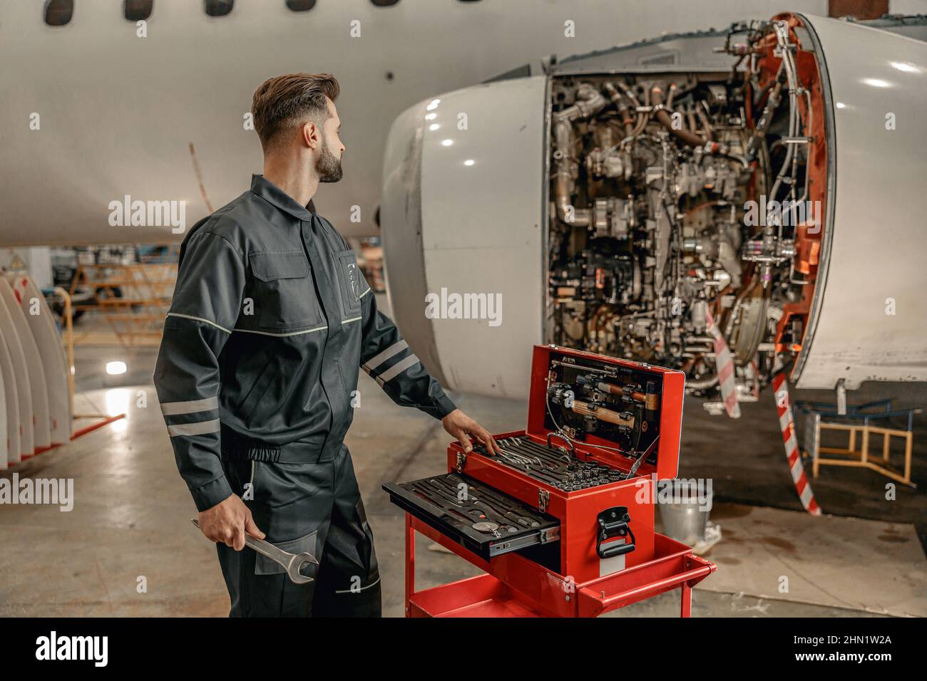 Aircraft maintenance engineer using hi-res stock photography and images ...
