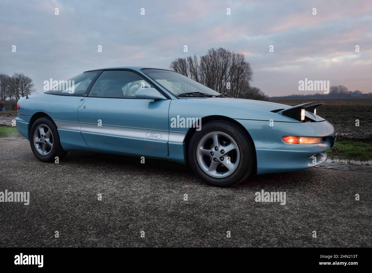 Blue ford probe hi-res stock photography and images - Alamy