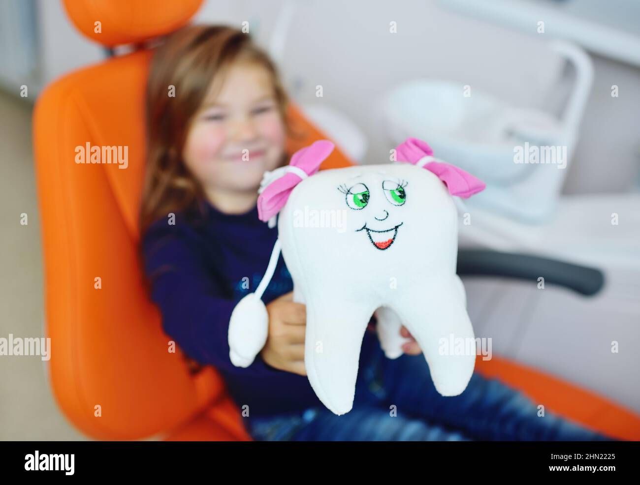 Tooth chair hi-res stock photography and images - Alamy