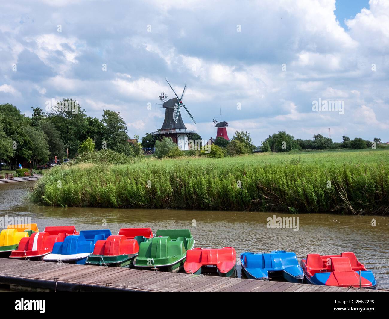 Famous mills hi-res stock photography and images - Alamy