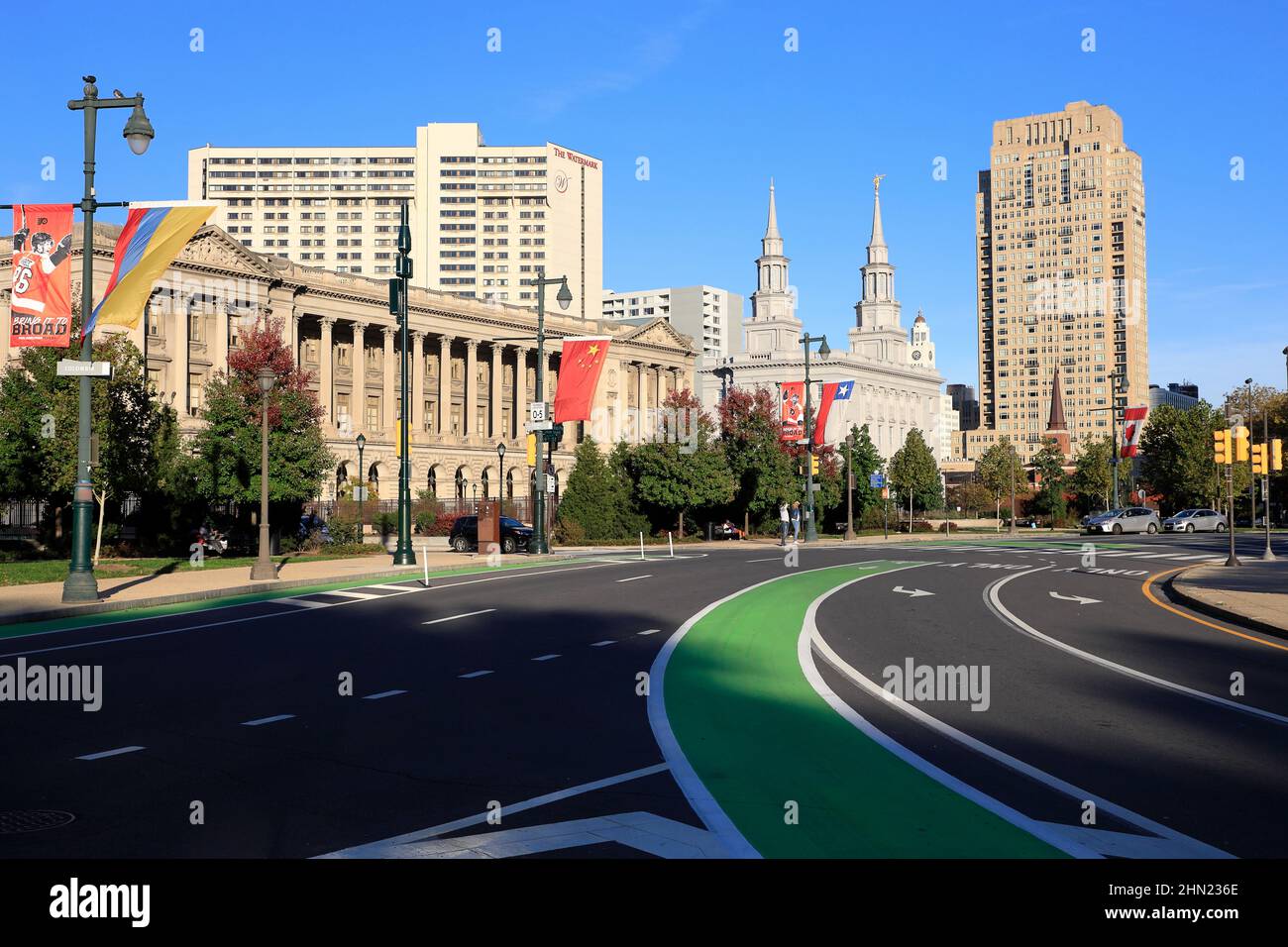 Logan square circle hi-res stock photography and images - Alamy