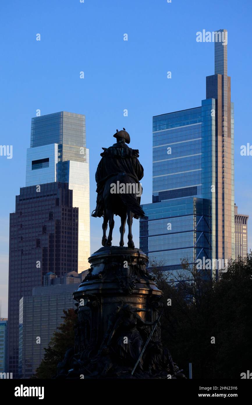 The statue of Washington Monument Fountain with Comcast Center (Left ...