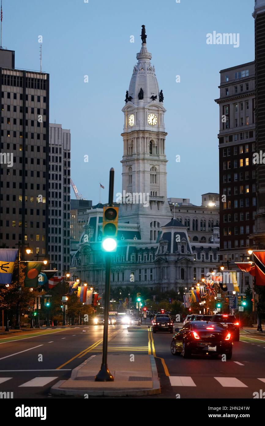 The twilight view of Benjamin Franklin Pkwy with the tower of ...