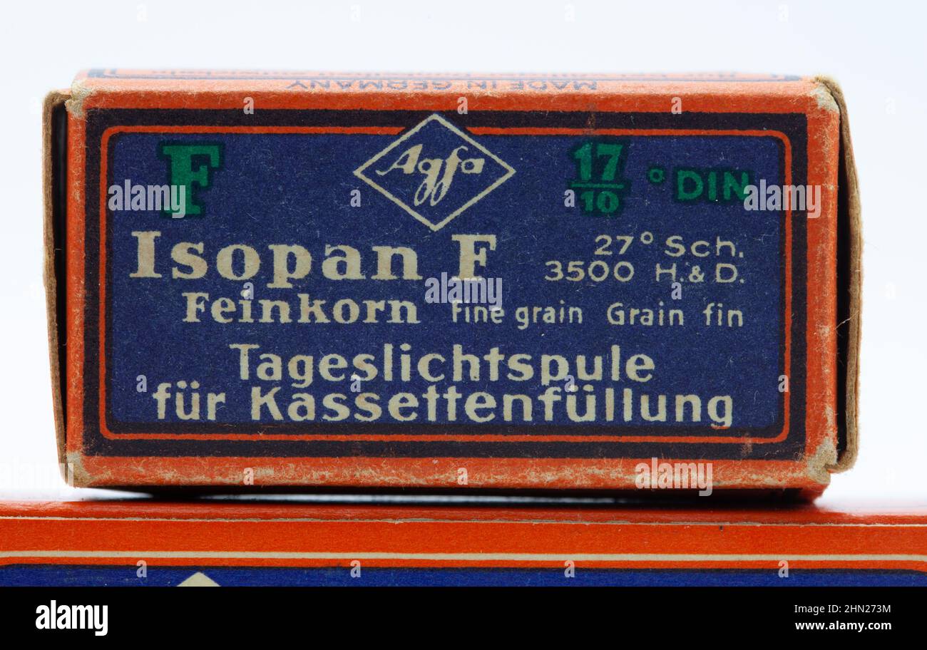 Closeup of vintage boxed roll of Agfa Isopan F film Stock Photo - Alamy