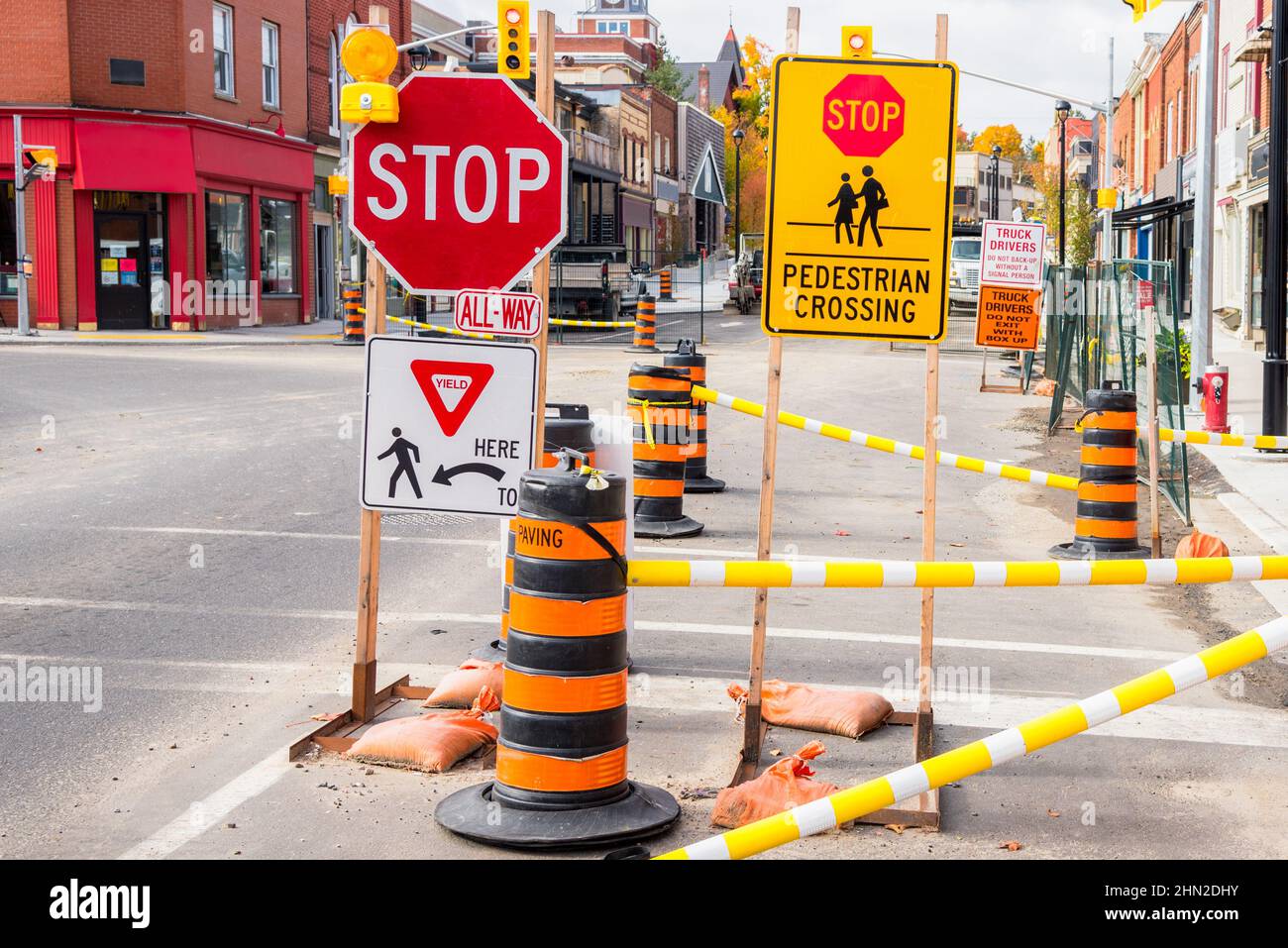 Sidewalk warning sign hi-res stock photography and images - Alamy