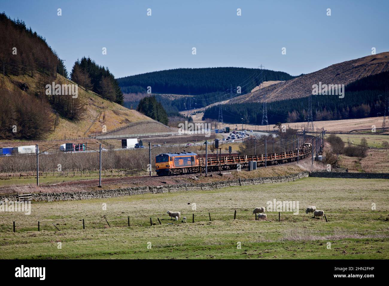 Class 92 electric locomotive hi-res stock photography and images - Alamy