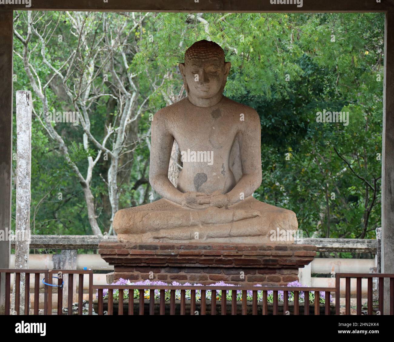 Samadhi Buddha statue at Anuradhapura in Sri Lanka Stock Photo - Alamy