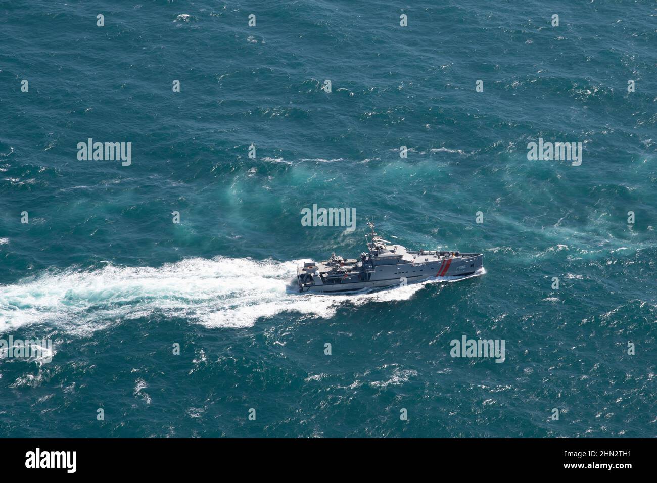 220209-N-ZA692-0700 ARABIAN GULF (Feb. 9, 2022) United Arab Emirates ...