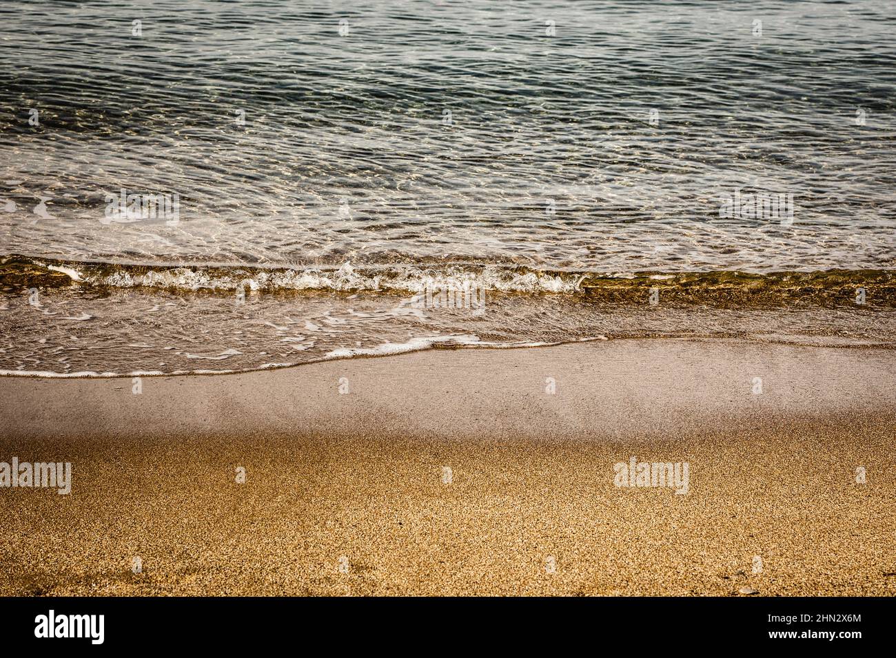 Small rolling waves hi-res stock photography and images - Alamy