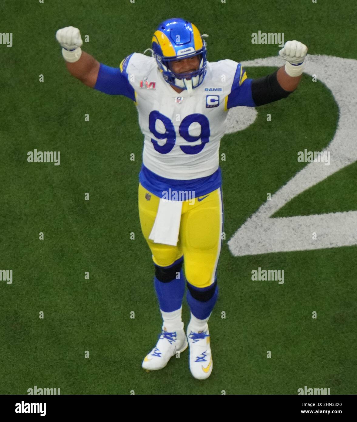 Defensive end aaron donald 99 hi-res stock photography and images - Alamy
