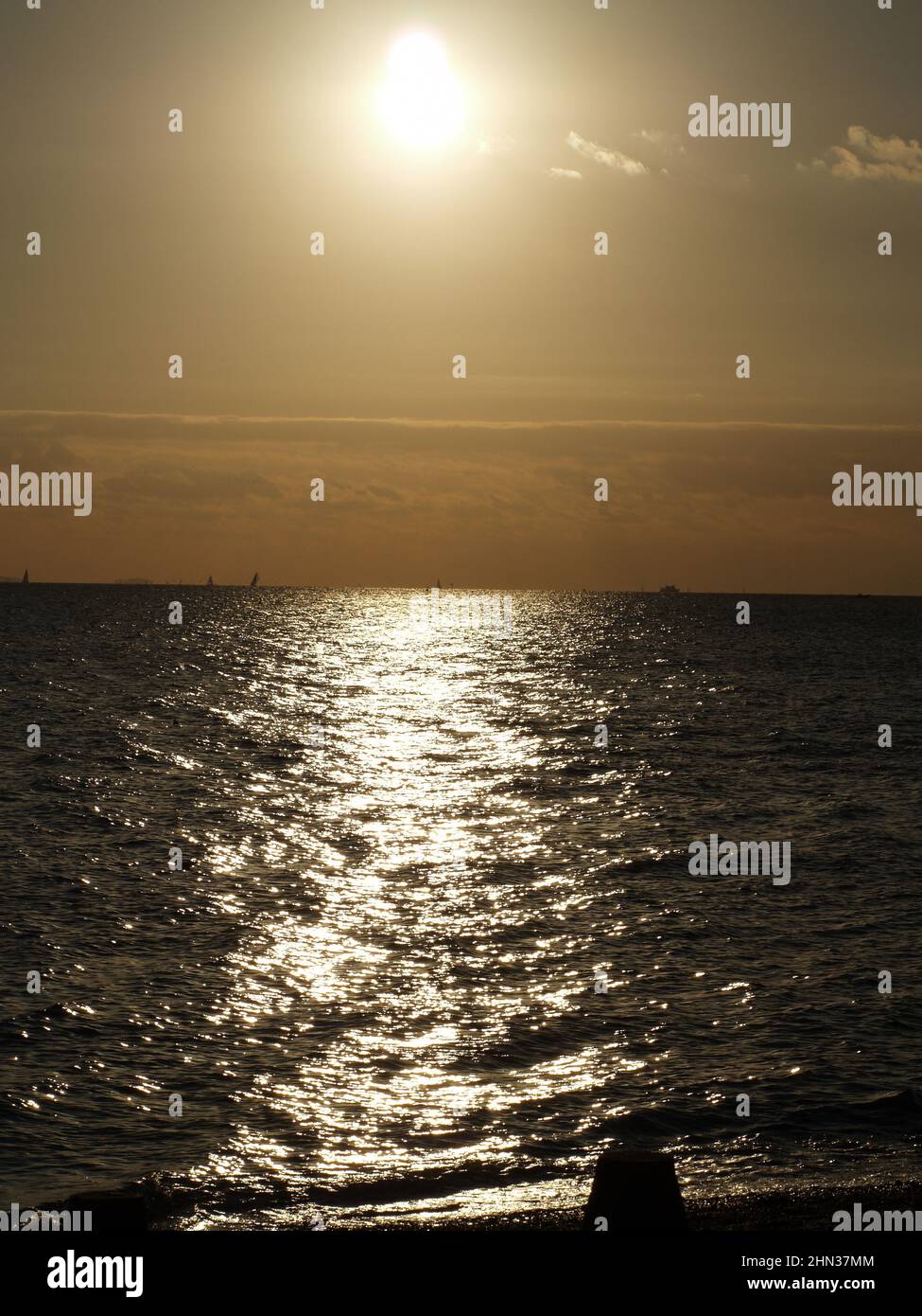 Meon shore beach hi-res stock photography and images - Alamy